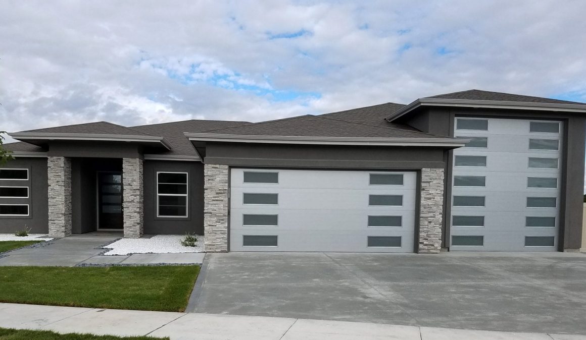 Modern Tech™ | Residential Garage Doors | DistribuDoors