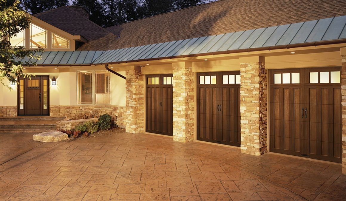 Canyon Ridge® Carriage House | 5-Layer | DistribuDoors