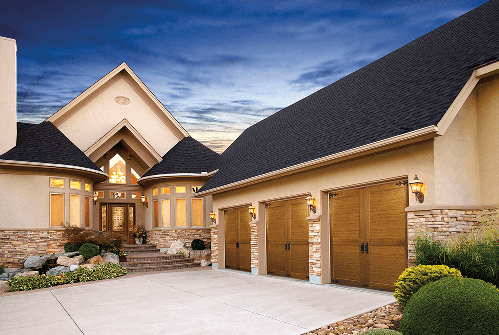 Canyon Ridge® Carriage House | 4-Layer | DistribuDoors